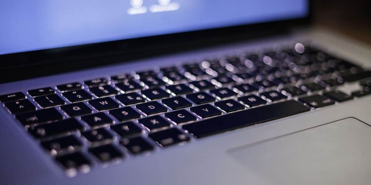 How To Dim Or Turn Off The Keyboard Light On A MacBook