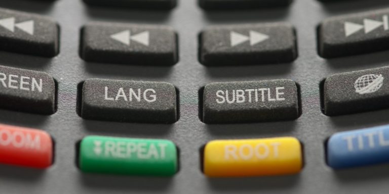 How to play a video with subtitles on Windows 10