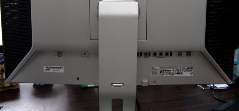 How to fix lines on a monitor screen on Windows 10