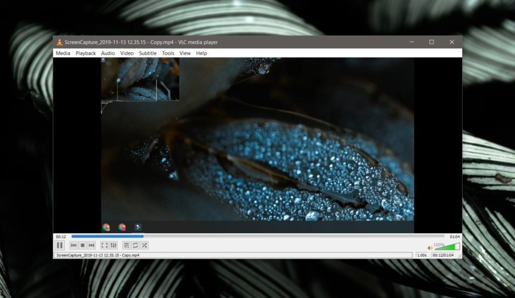 How to zoom in when playing a video on Windows 10