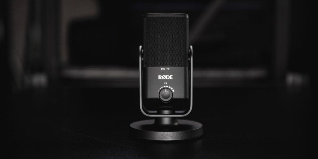 How to turn on microphone on Windows 10 [FIXED]