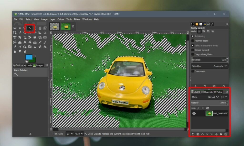 How to remove a green screen background from an image on Windows 10