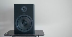 How to automatically mute audio on system lock on Windows 10