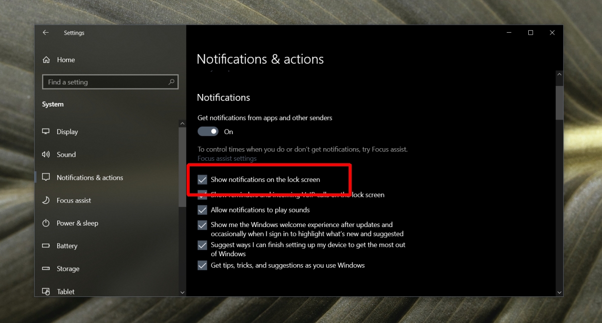 How to turn off Microsoft Rewards on lock screen on Windows 10