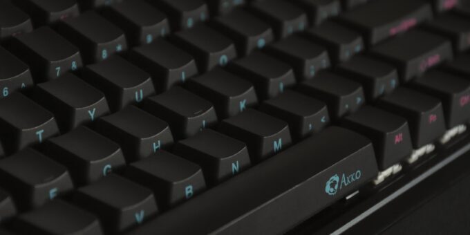 Keyboard Typing Wrong Letters (Characters) on Windows 10? Here's the Fix